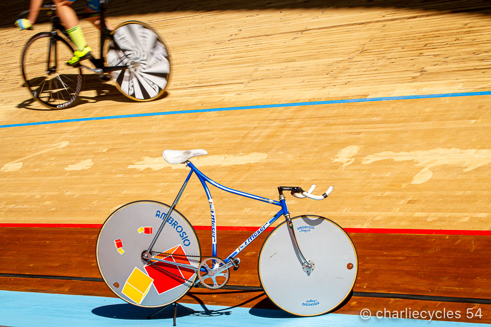 1986, Moser Va Por La Hora – Charliecycles 54